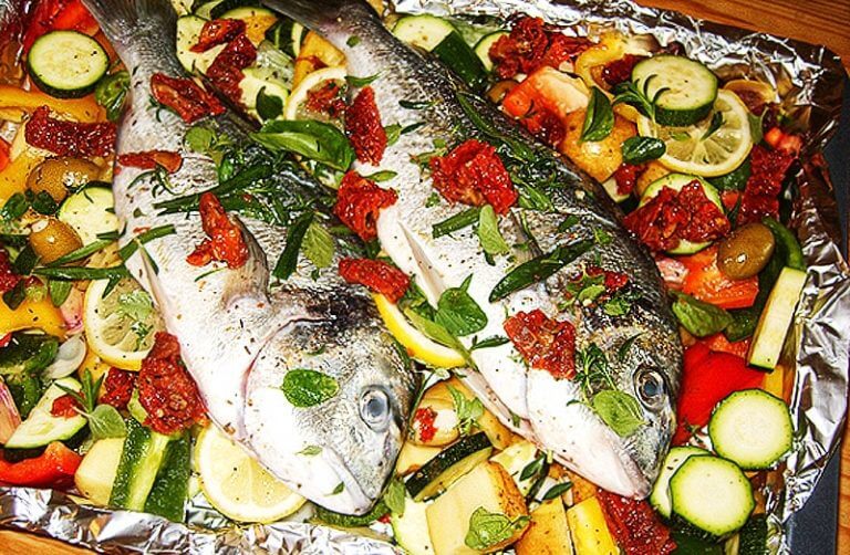 Gebratene Goldbrasse mit Oliven und Zucchini | Rezept » gesund.co.at