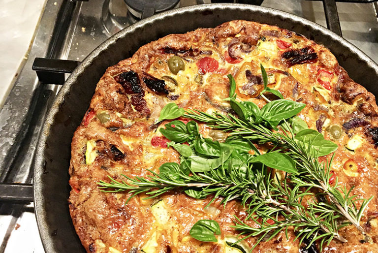 Paradeiser-Mozzarella-Strata mit Thunfisch | Rezept » gesund.co.at