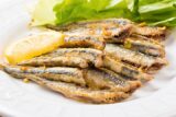 Knusprig gebratene Sardellen | Rezept » gesund.co.at