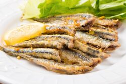 Knusprig gebratene Sardellen | Rezept » gesund.co.at